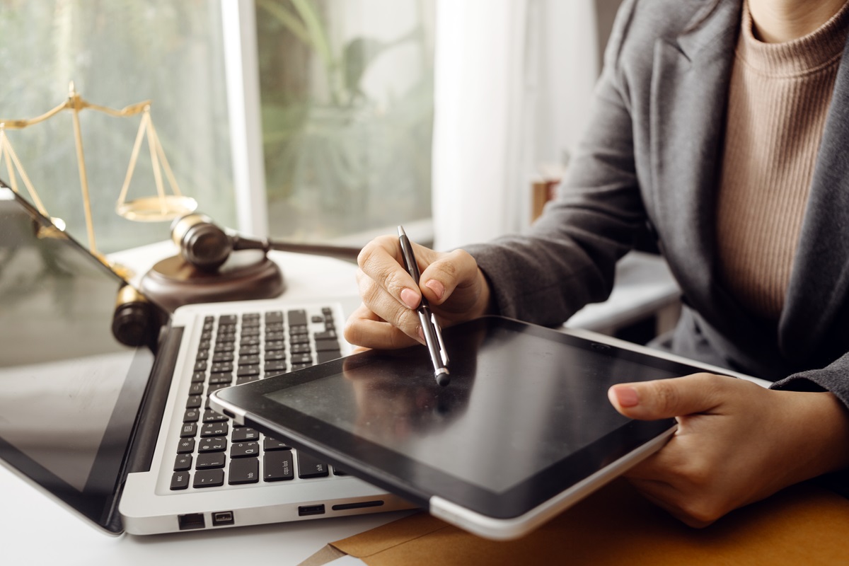 7 Top Legal Research Tools for Law Firms